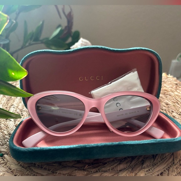 Gucci | Accessories | Gucci Pink Cat Eye Glasses With Gold Accents ...